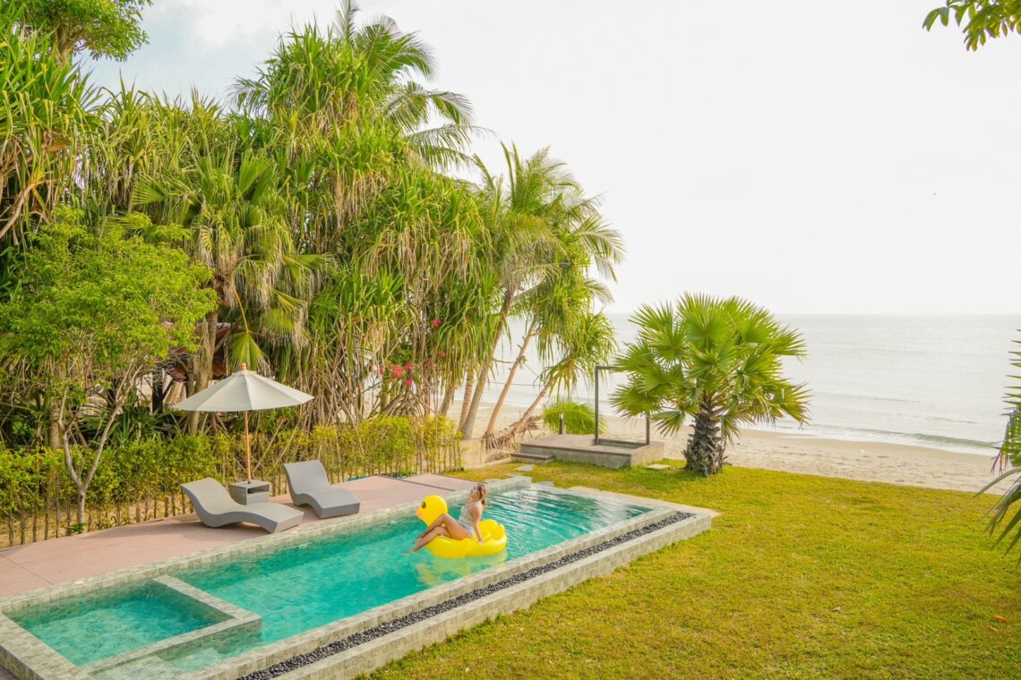 𝗔𝗱𝗲𝗻 𝗕𝗲𝗮𝗰𝗵𝗳𝗿𝗼𝗻𝘁 𝗩𝗶𝗹𝗹𝗮 𝗖𝗵𝗮-𝗔𝗺 - SweetStay Hua Hin | บ้านพักพูลวิลล่าหัว ...